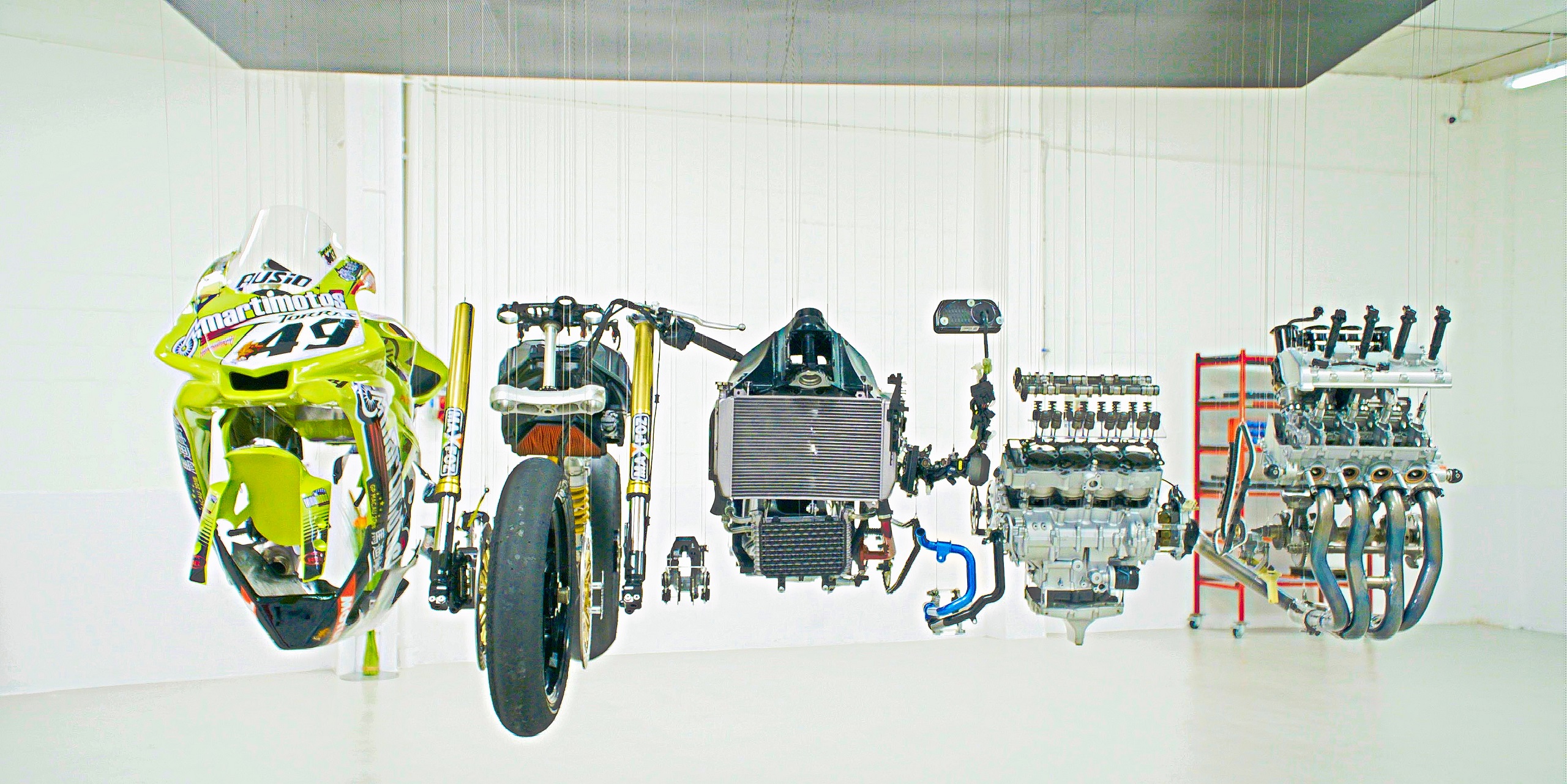 Avant-garde Projects - MOTORBIKE DISPLAY - Alcala Technology