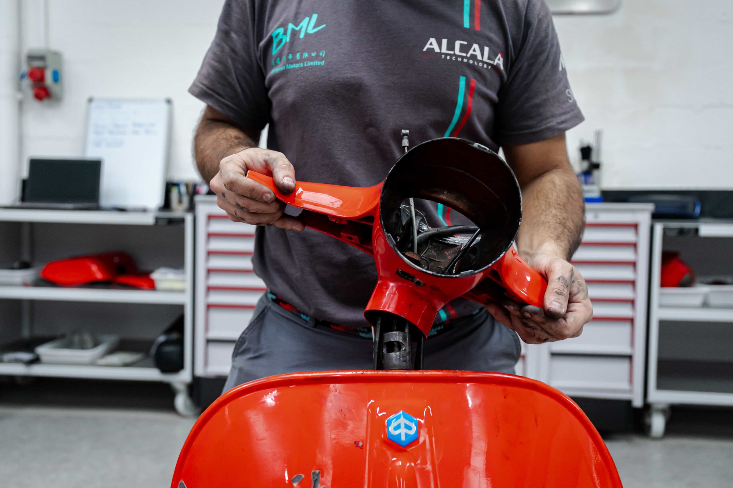 VEHÍCULOS HISTÓRICOS - VESPA PRIMAVERA 125cc 77' #00898/0223# - Alcala Technology